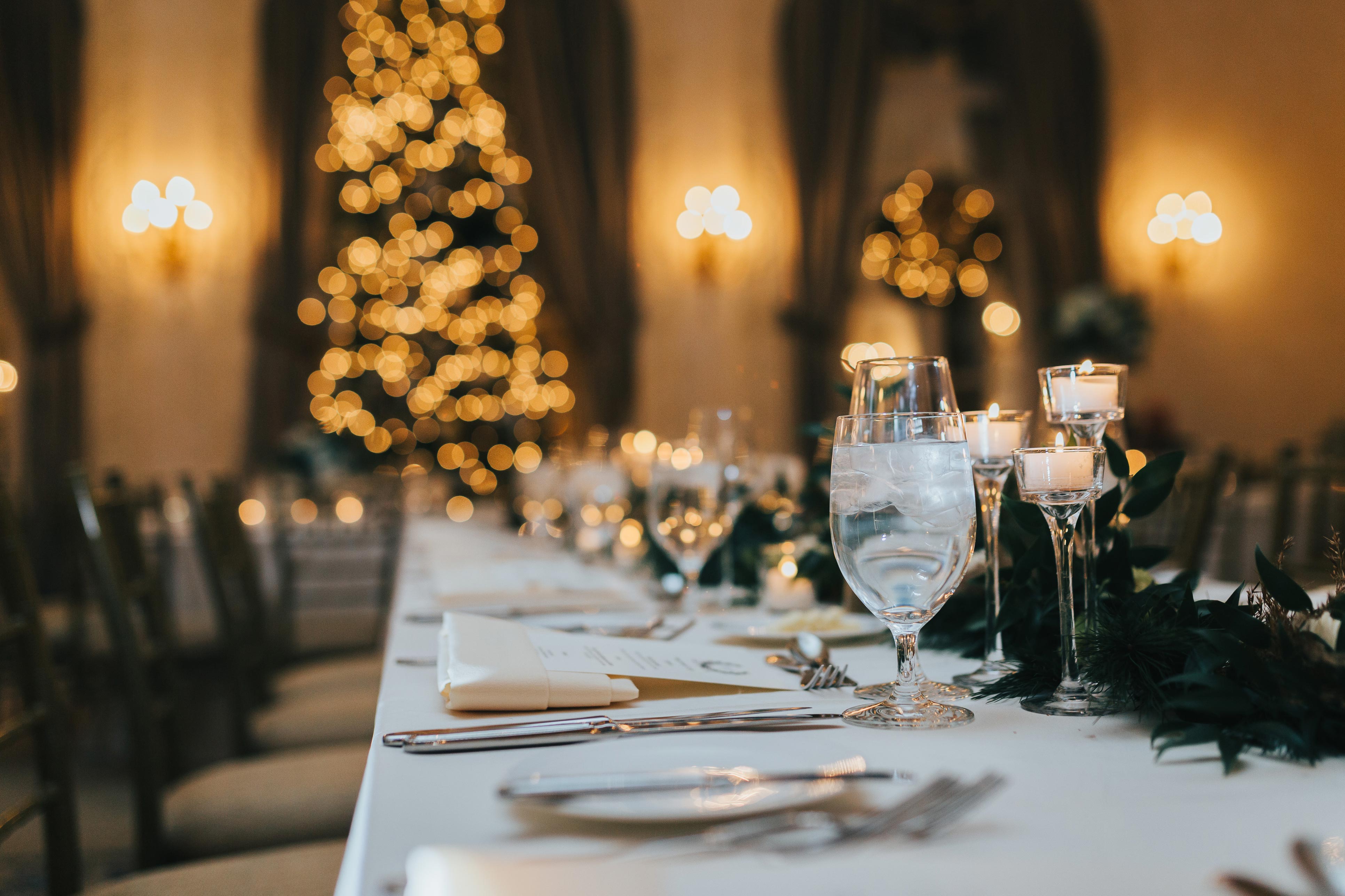 The Complete Guide to Holiday Weddings: Pros & Cons